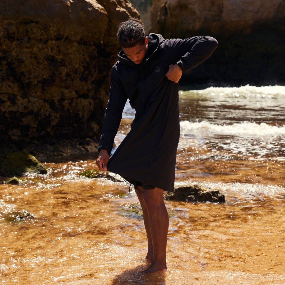 Red Equipment Pursuit Robe | Lightweight Changing Robe – Red Equipment ...