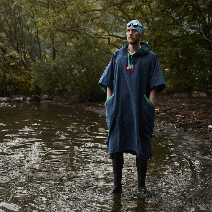 Red Equipment Quick Dry Microfibre Change Robes – Red Equipment - ROW